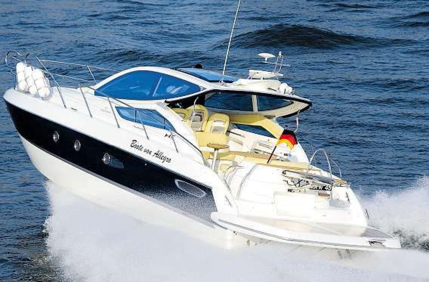 Cranchi MediterranÃ©e 43 HT - Skipper Bootshandel