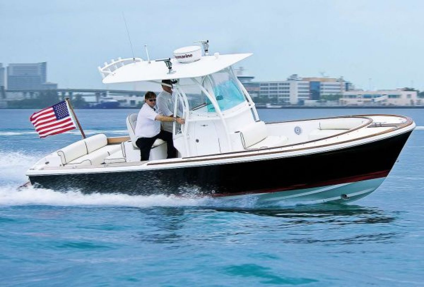 Hunt Surfhunter 25 CC - Skipper Bootshandel