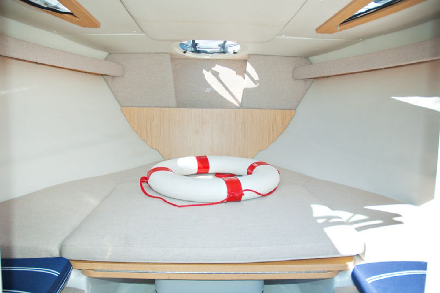 Four Winns Sundowner 235 - Skipper Bootshandel
