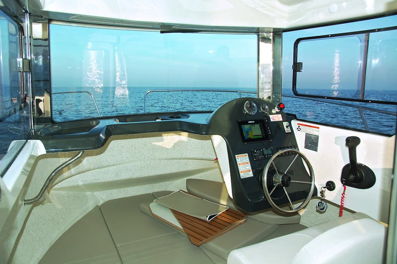 QUICKSILVER CAPTUR 690 ARVOR - Skipper Bootshandel