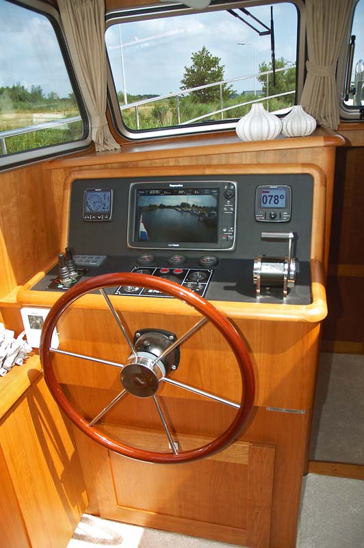 SMELNE Vlet 42 SD Luxury - Skipper Bootshandel