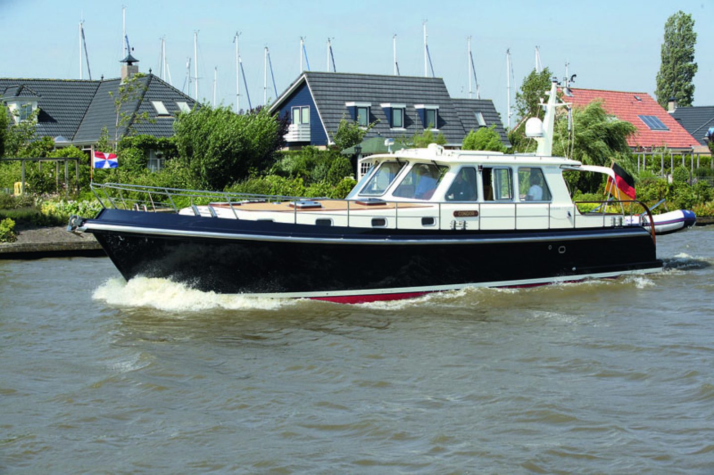 P. Valk Yachts - Skipper Bootshandel
