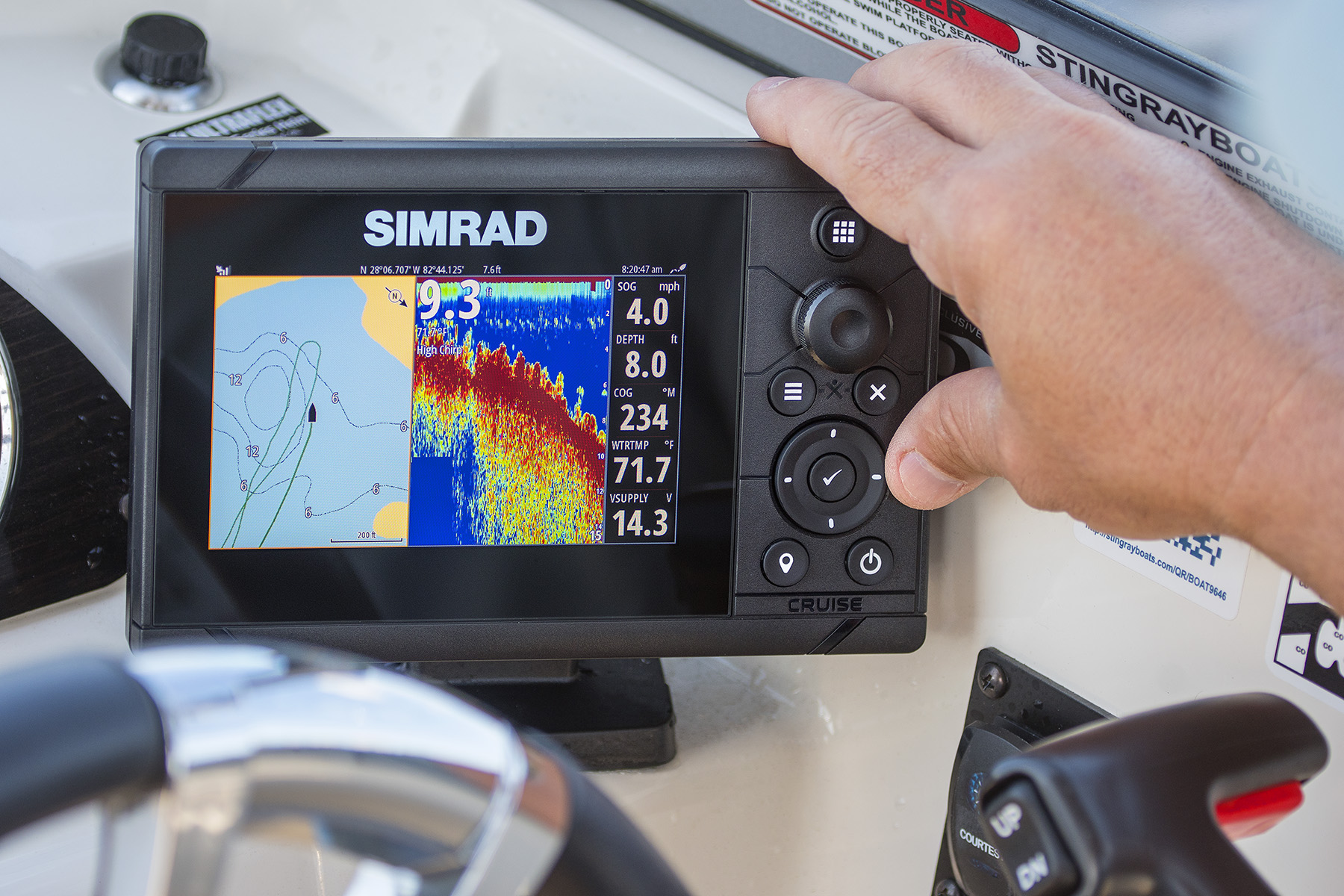 Simrad Cruise Kartenplotter - SKIPPER Bootshandel