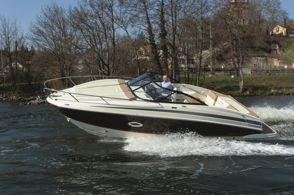 Bootstest: Bayliner 742 Cuddy R - SKIPPER Bootshandel