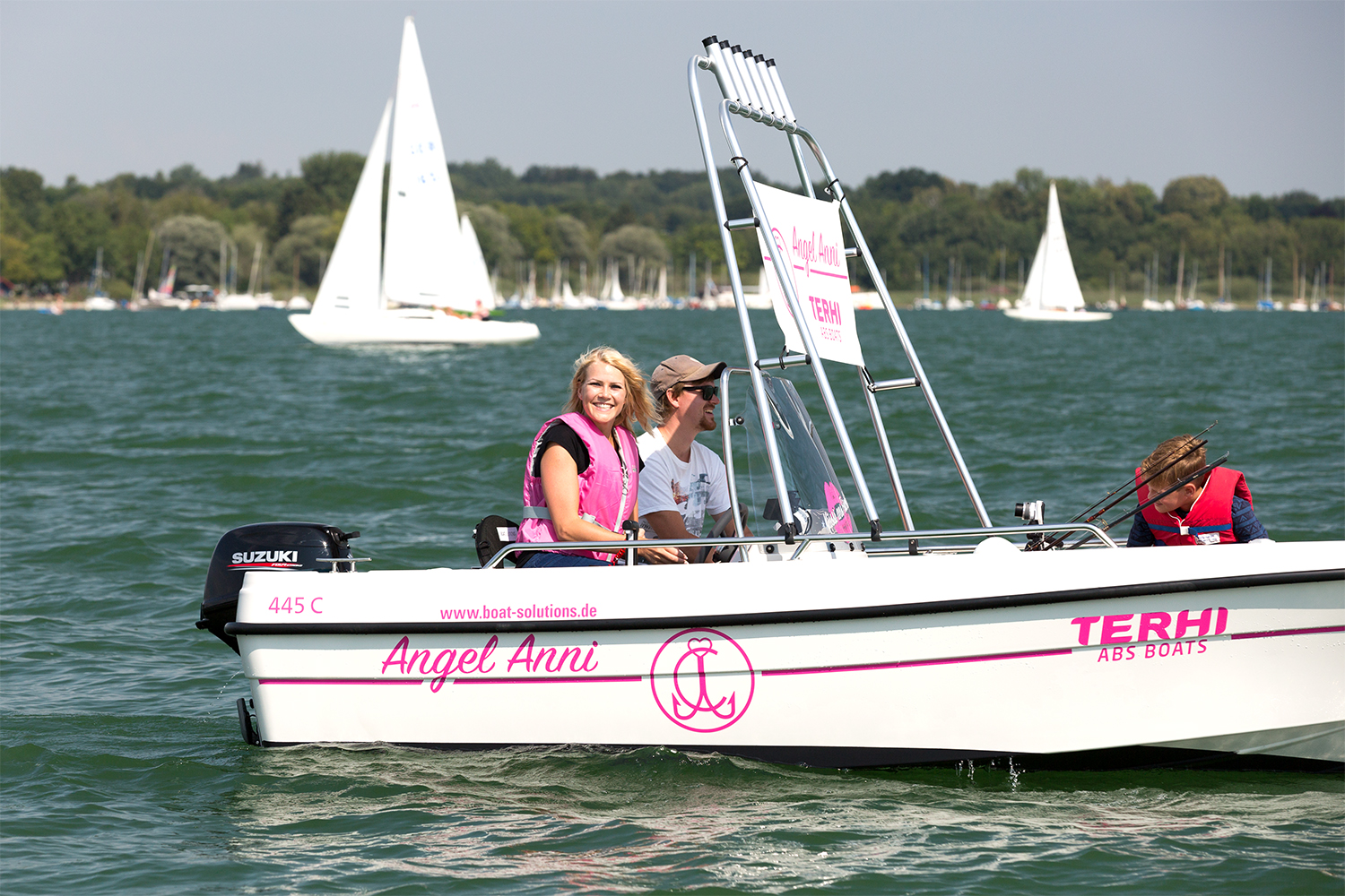 Angel Anni Bootsversteigerung für guten Zweck - SKIPPER Bootshandel