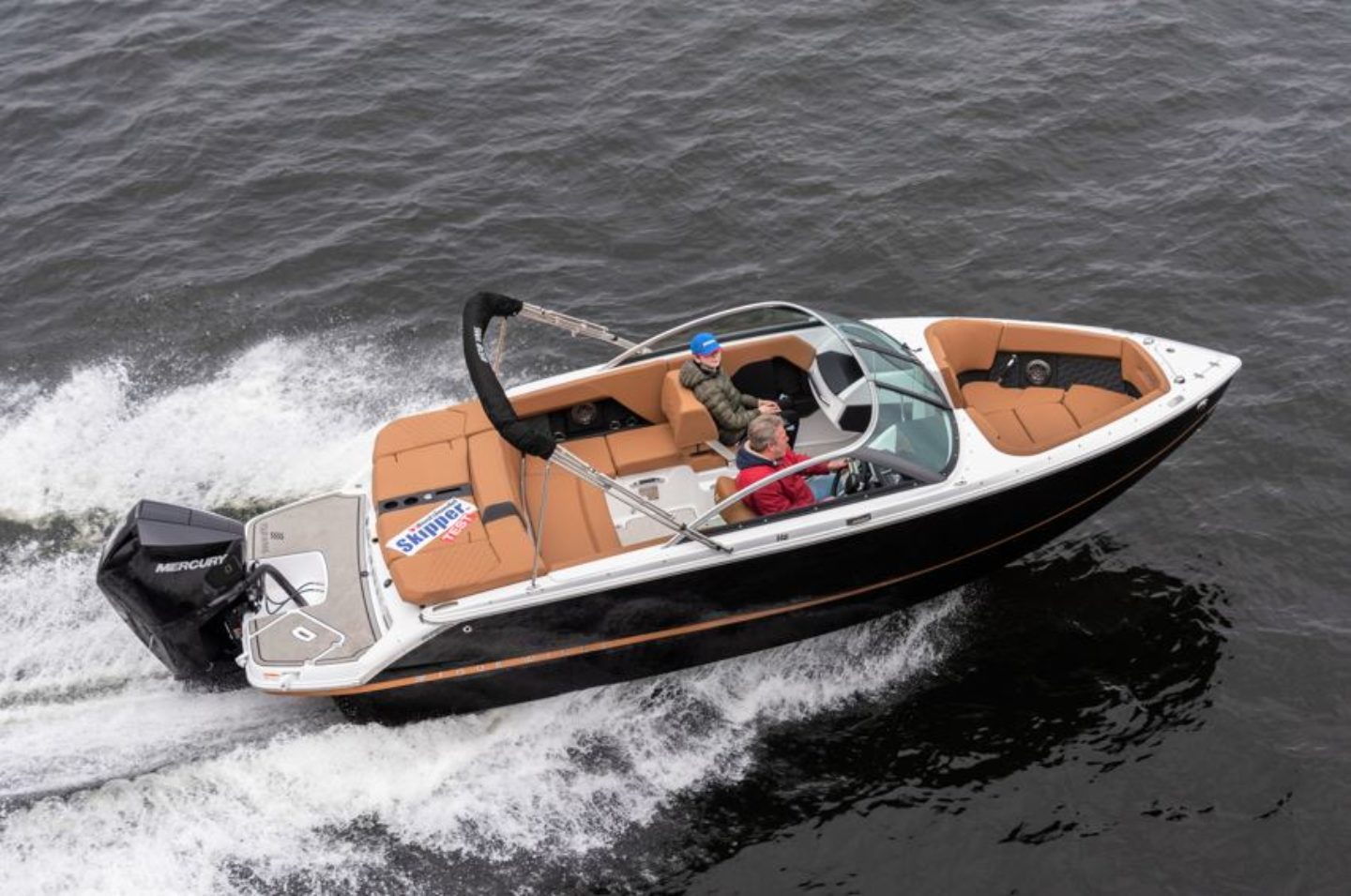 Test: FOUR WINNS H2 OUTBOARD - Skipper Bootshandel