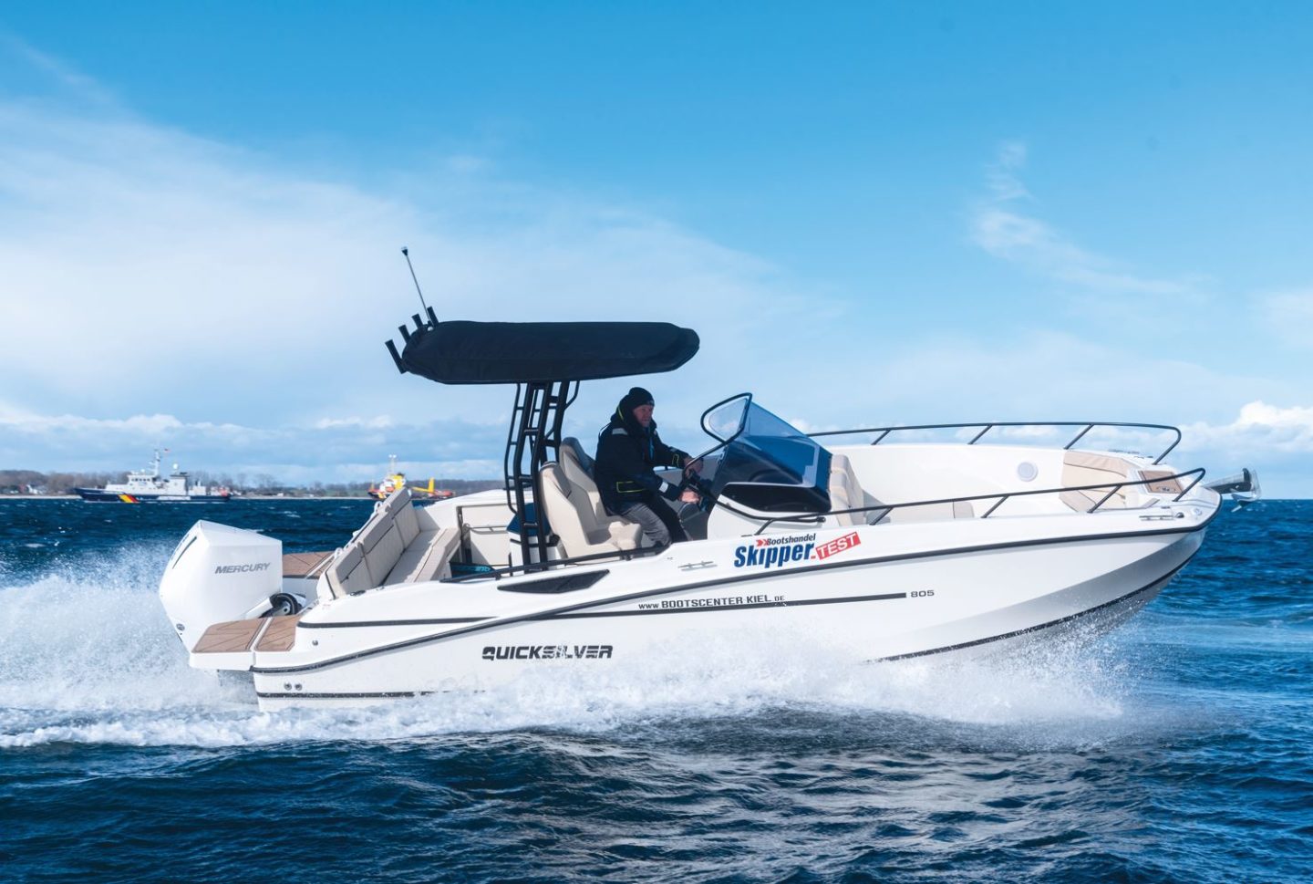 Test: QUICKSILVER ACTIV 805 OPEN - Skipper Bootshandel